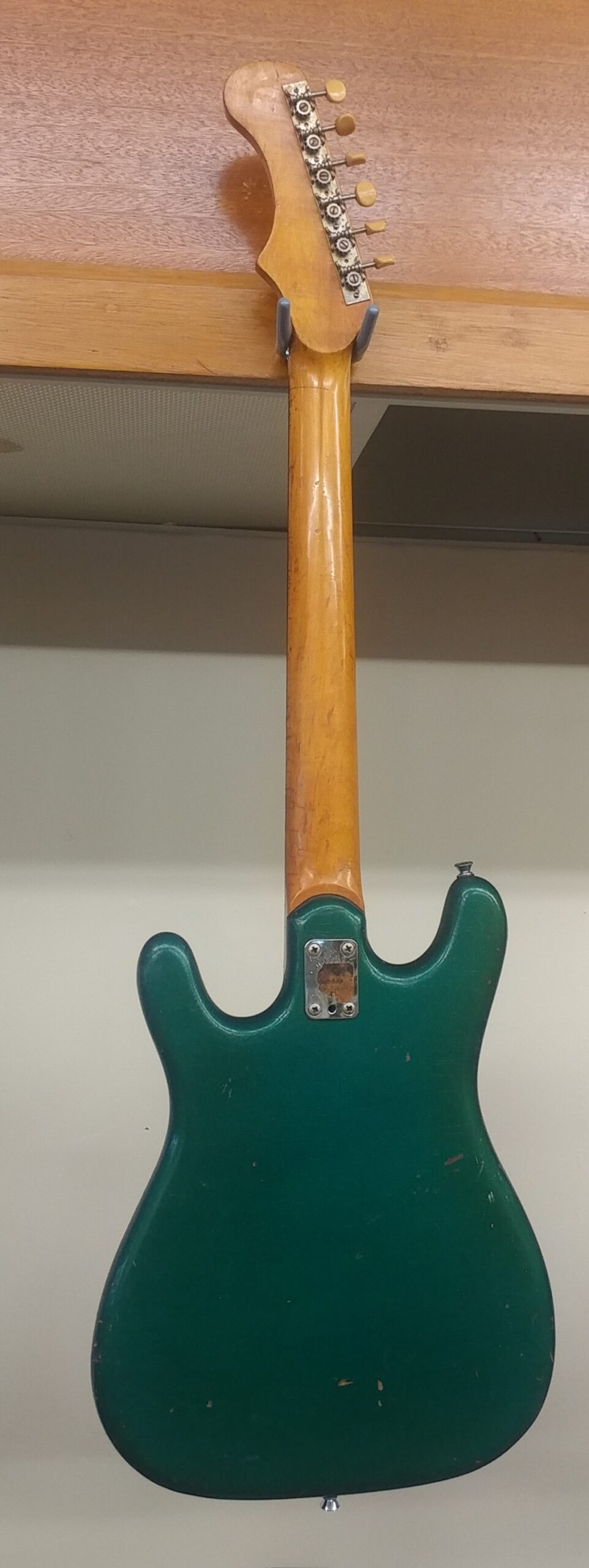 Magnatone Zephyr Guitar - WEST GUITAR CENTER