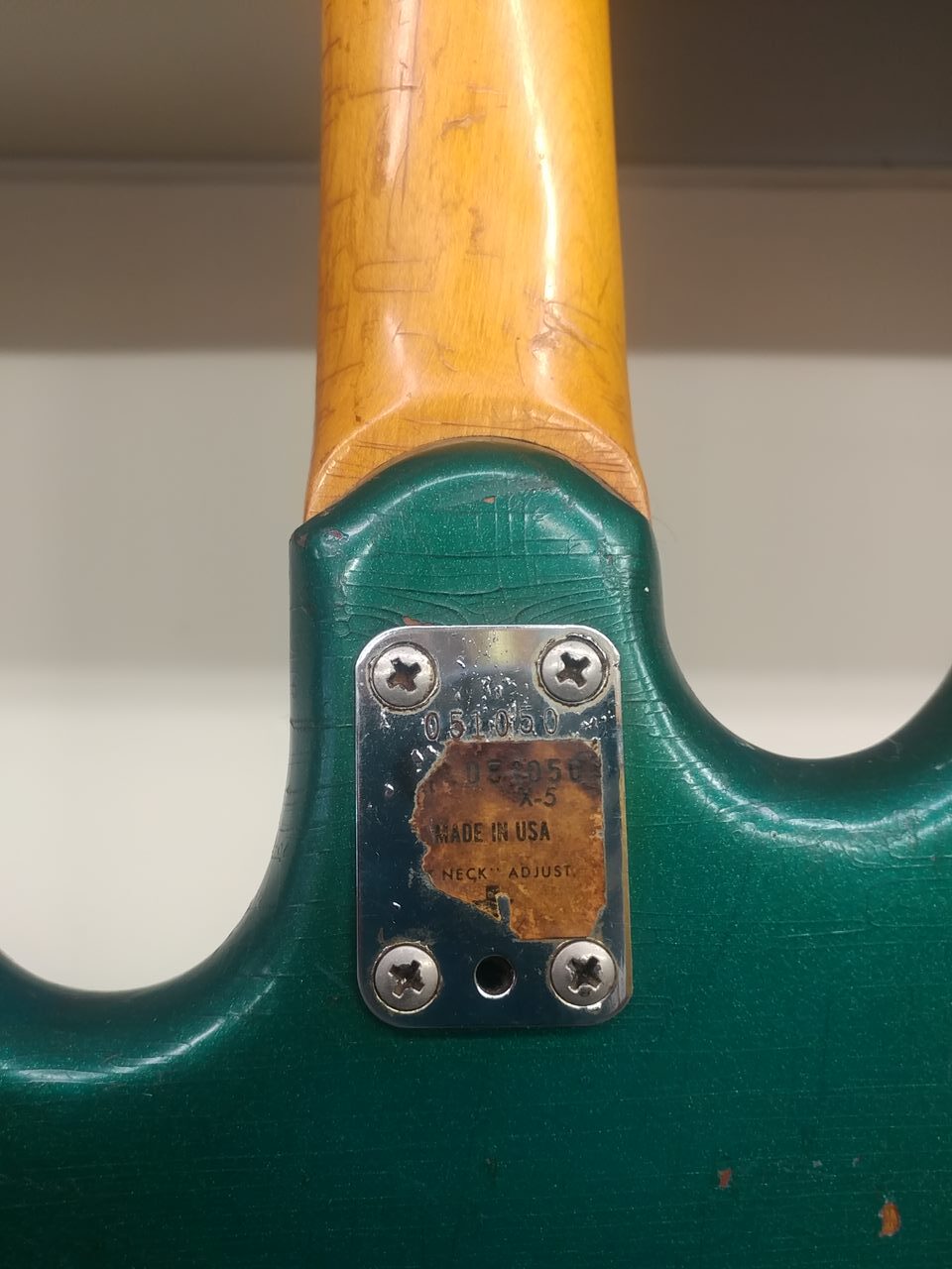 Magnatone Zephyr Guitar - WEST GUITAR CENTER